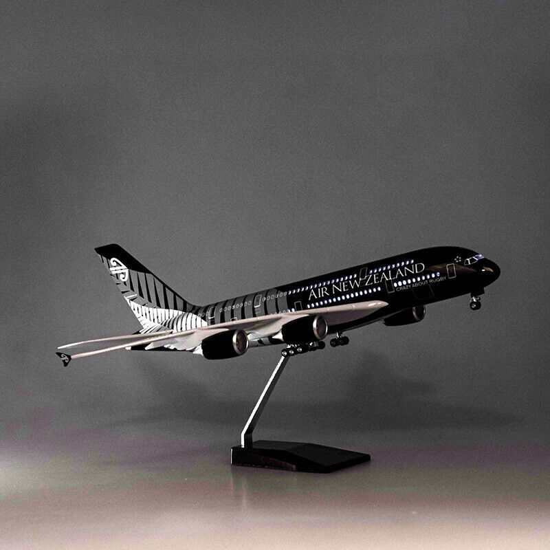 1 160 Air New Zealand Airbus A380 Plane Model LED Light Wheel Aircraft Model